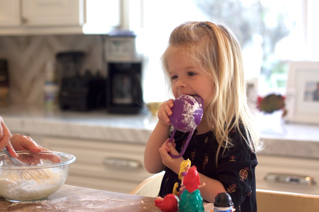 Baked Blueberry Lemon Glazed Doughnuts – The Kitchen Cub