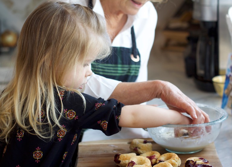 Baked Blueberry Lemon Glazed Doughnuts – The Kitchen Cub